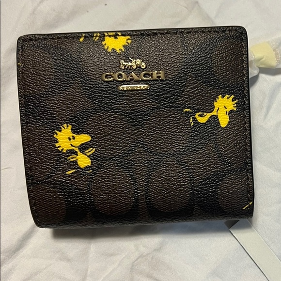 Coach | Bags | Coach Charlie Brown Peanuts Snap Wallet In Signature ...